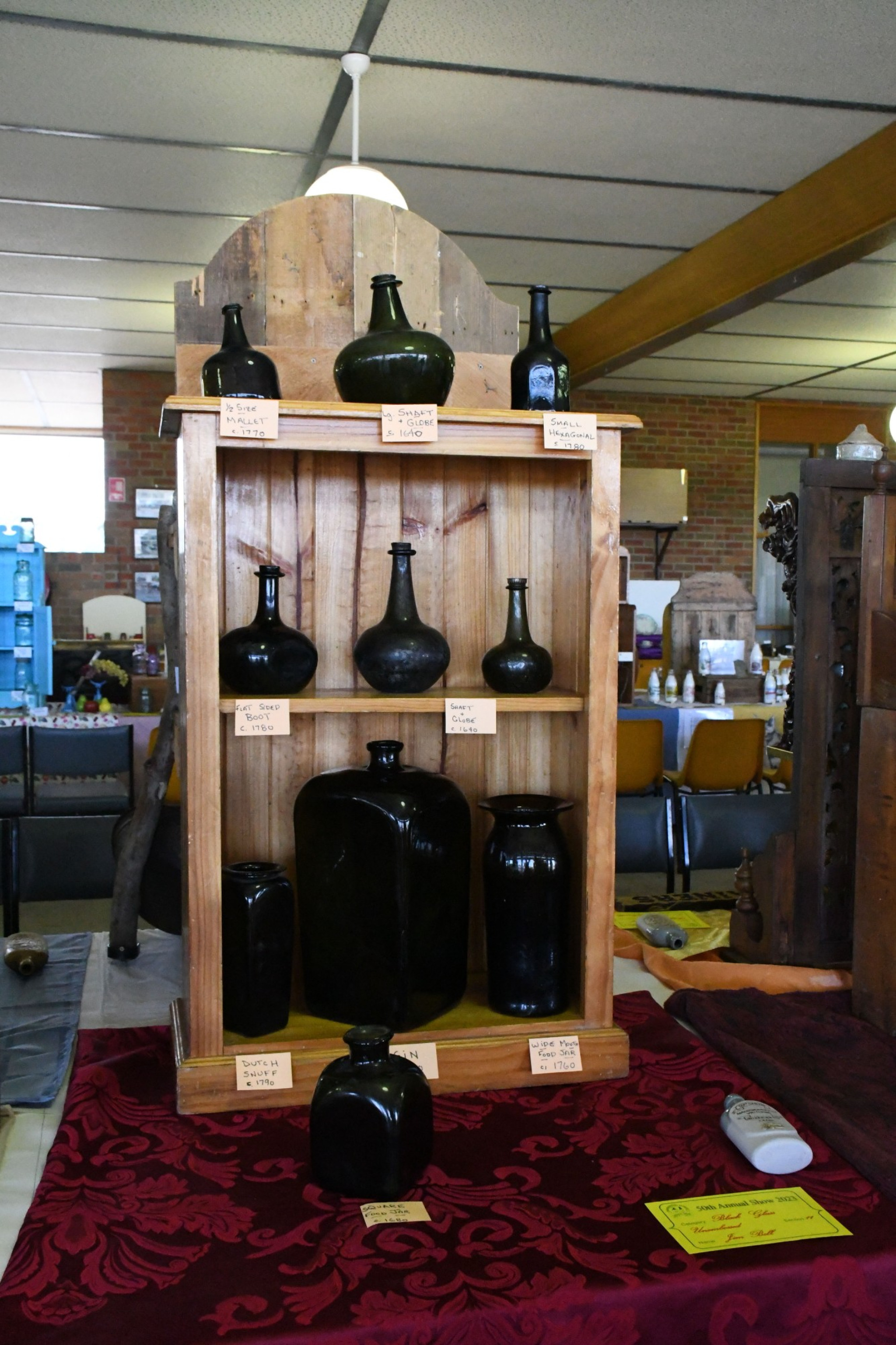 Crowds flock to 50th antique bottle show | The Maryborough District ...